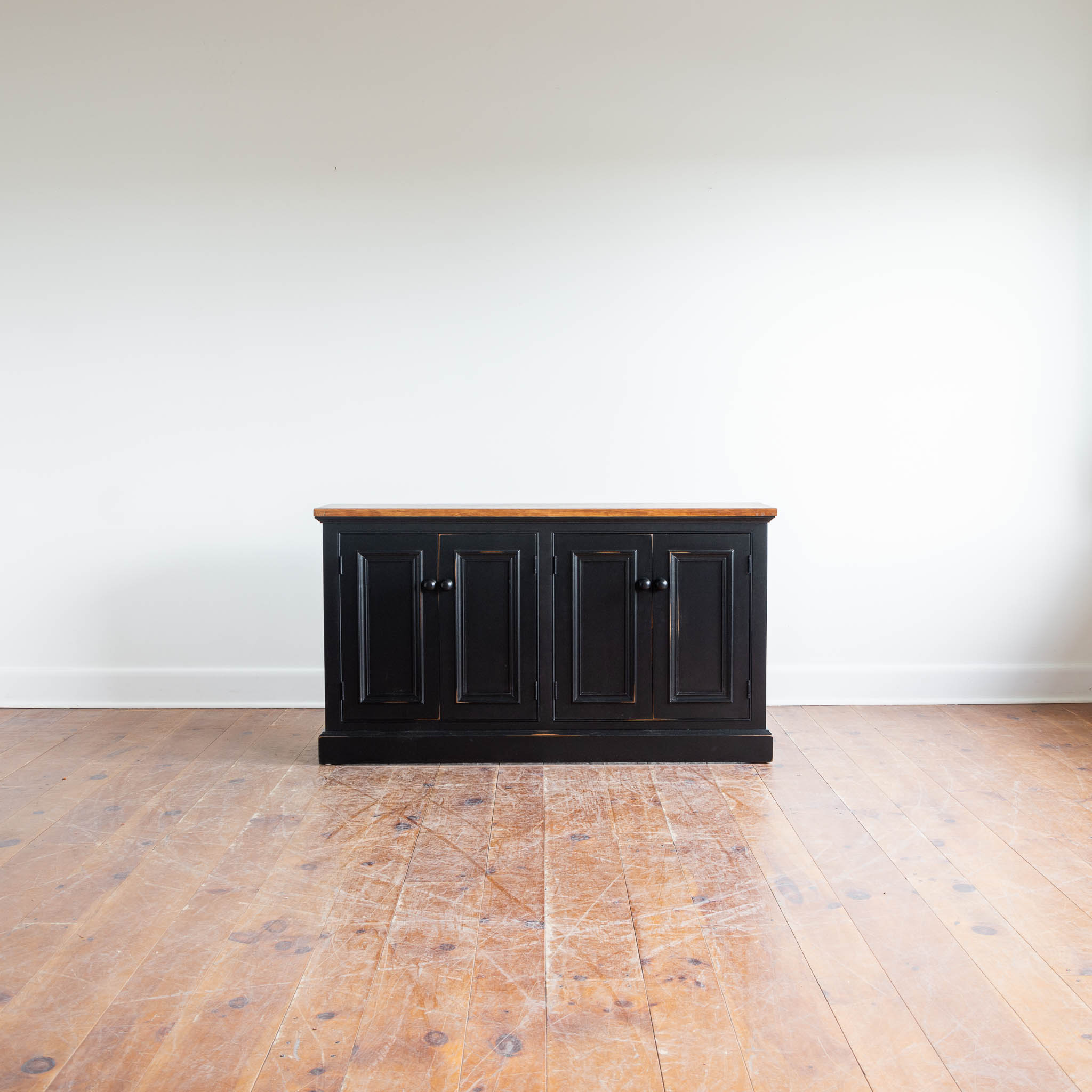 Thompson Buffet in Black/Williams – The Emporium