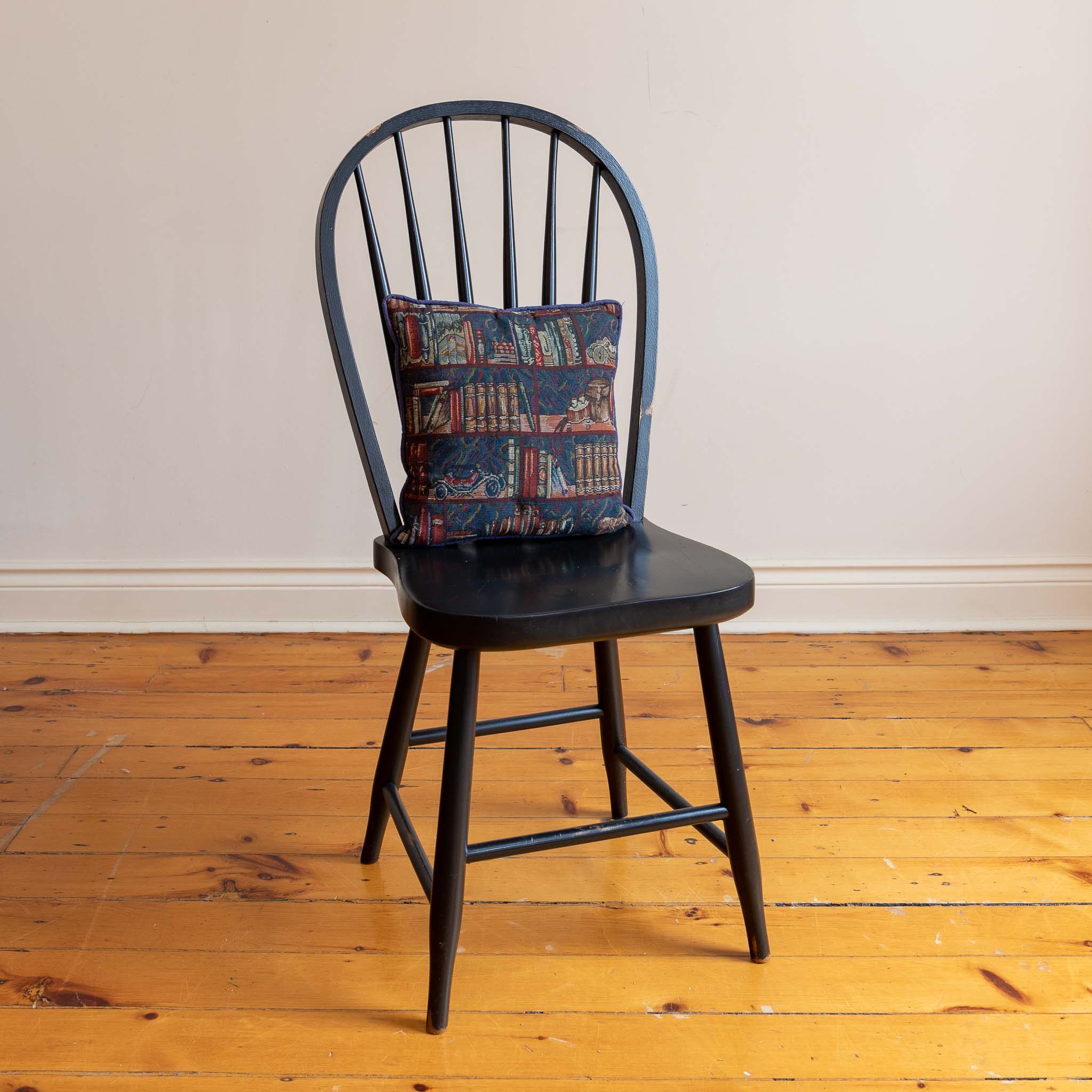 Stephen Toss Cushion – The Emporium